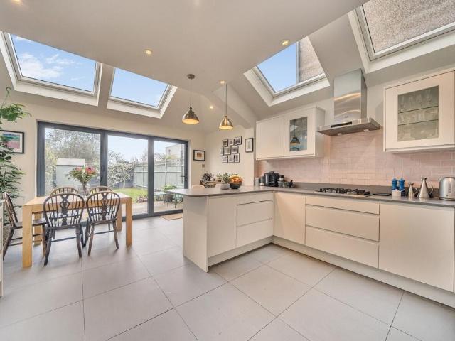 4 bedroom terraced house for sale
