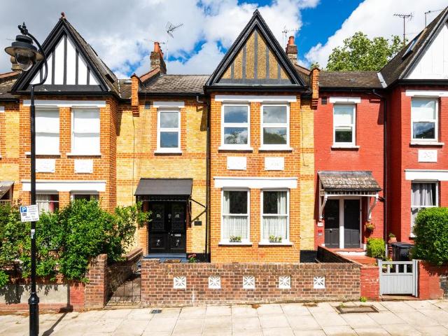 4 bedroom terraced house for sale