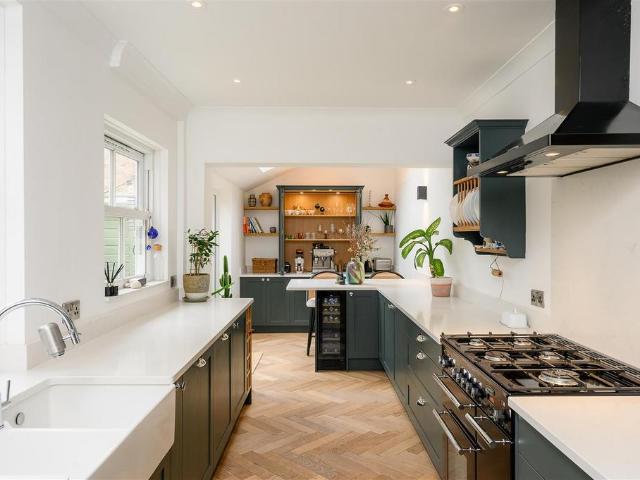 4 bedroom terraced house for sale