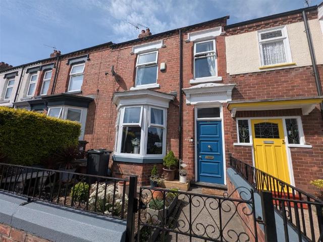4 bedroom terraced house for sale