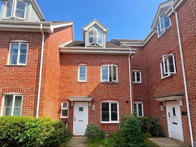 4 bedroom terraced house for sale