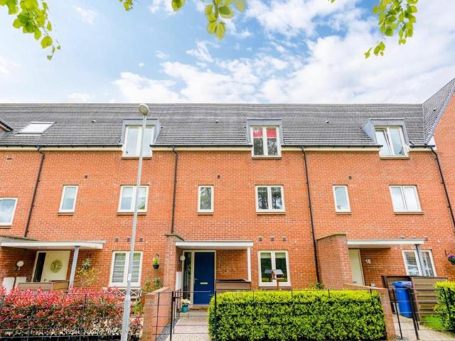4 bedroom terraced house for sale