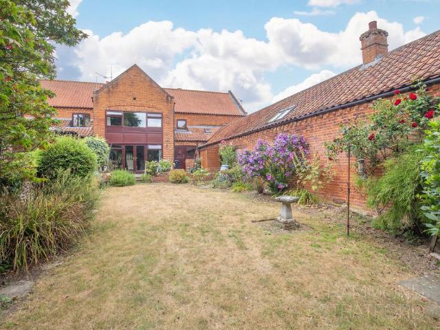 4 bedroom terraced house for sale