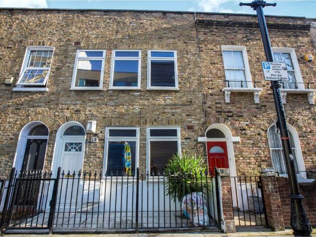 4 bedroom terraced house for sale