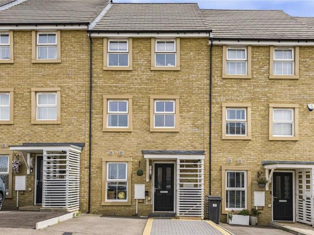 4 bedroom terraced house for sale