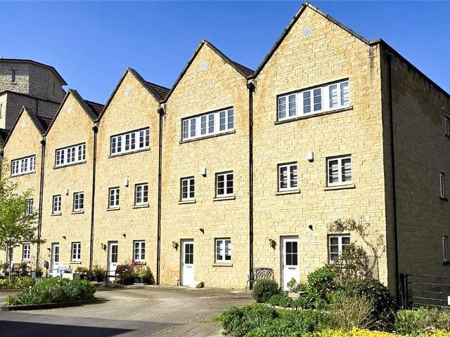 4 bedroom terraced house for sale