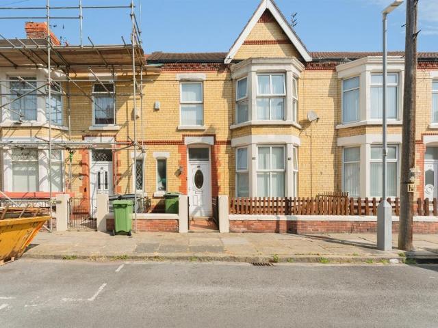 4 bedroom terraced house for sale