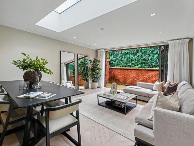 4 bedroom terraced house for sale