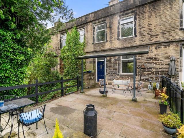 4 bedroom terraced house for sale