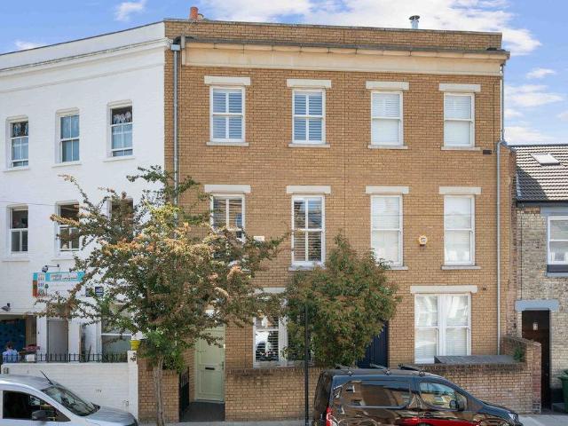 4 bedroom terraced house for sale