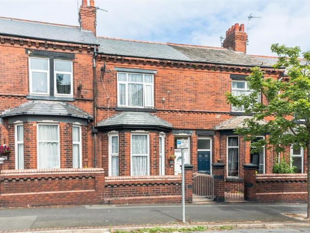 4 bedroom terraced house for sale