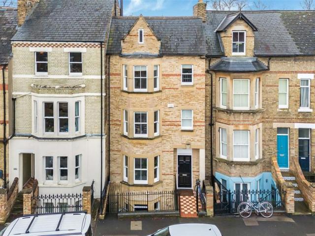 4 bedroom terraced house for sale
