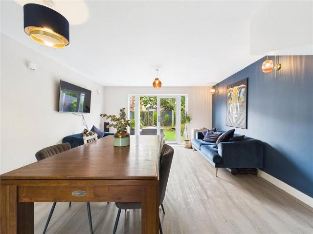 4 bedroom terraced house for sale