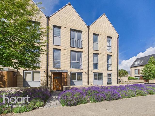 4 bedroom terraced house for sale