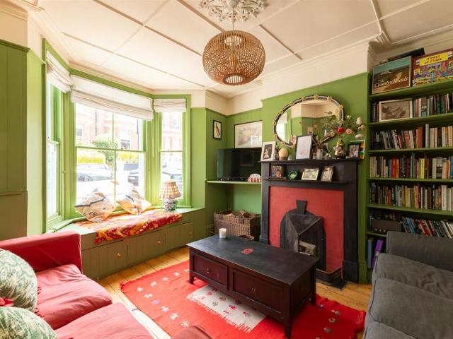 4 bedroom terraced house for sale