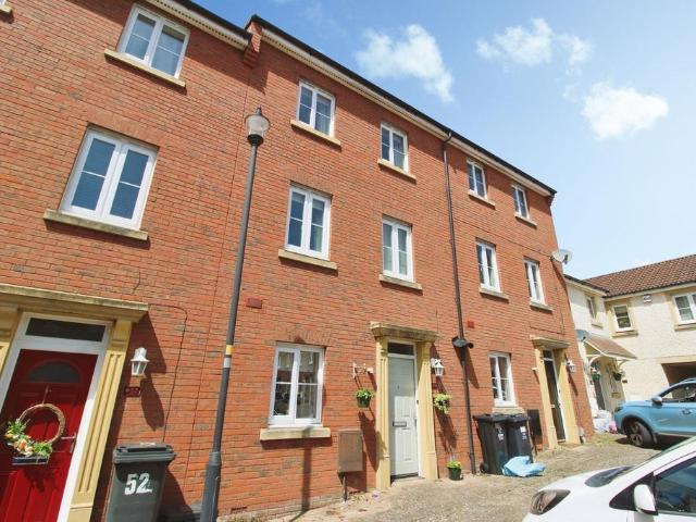4 bedroom terraced house for sale