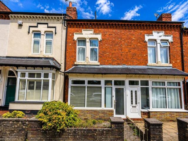 4 bedroom terraced house for sale
