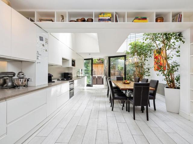 4 bedroom terraced house for sale