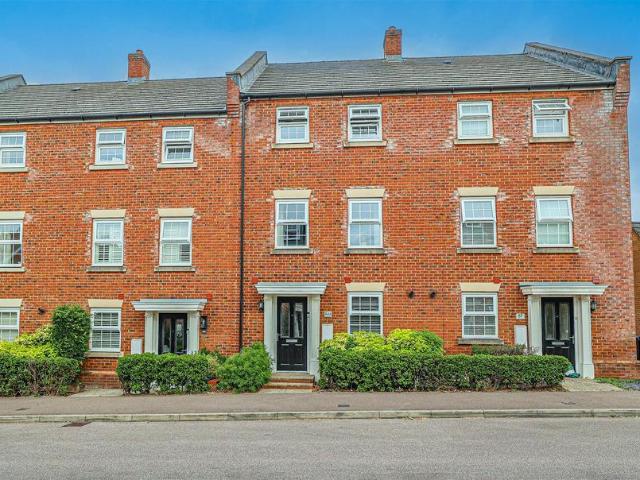 4 bedroom terraced house for sale