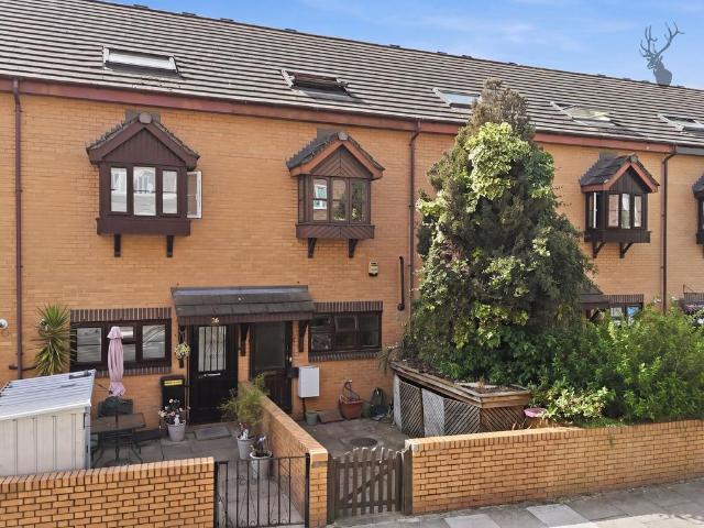 4 bedroom terraced house for sale