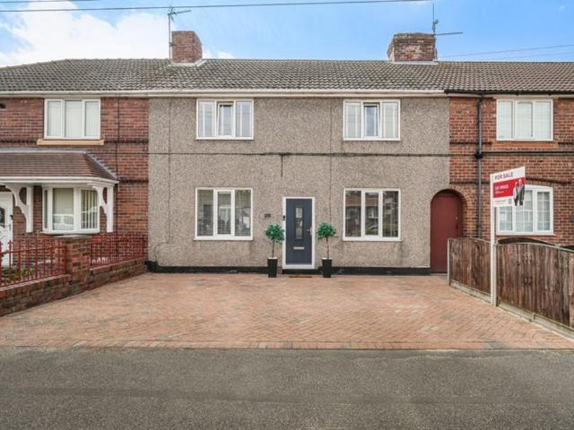 4 bedroom terraced house for sale