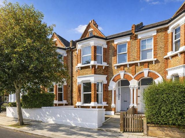 4 bedroom terraced house for sale