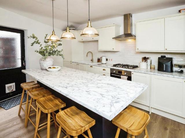 4 bedroom terraced house for sale