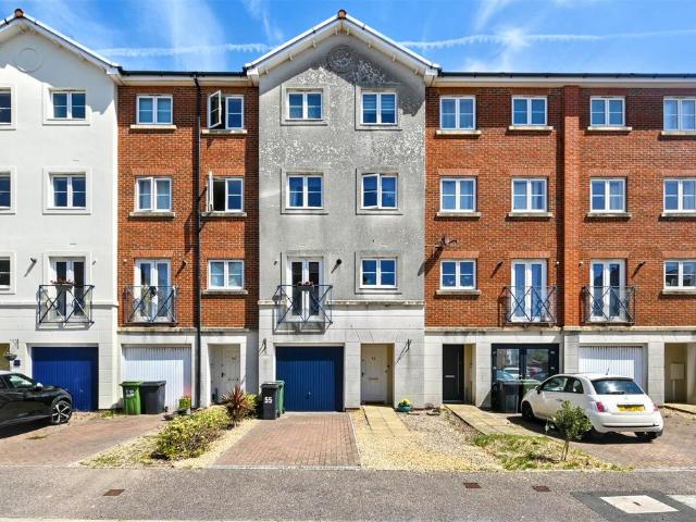 4 bedroom terraced house for sale