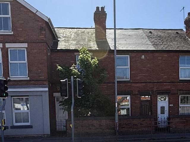 4 bedroom terraced house for sale
