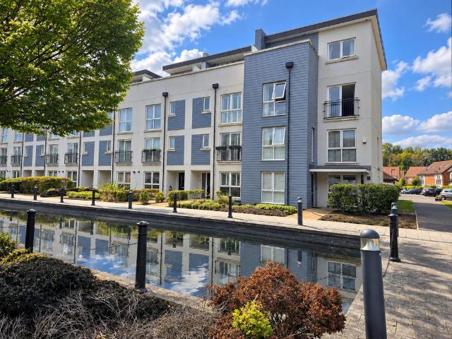 4 bedroom terraced house for sale