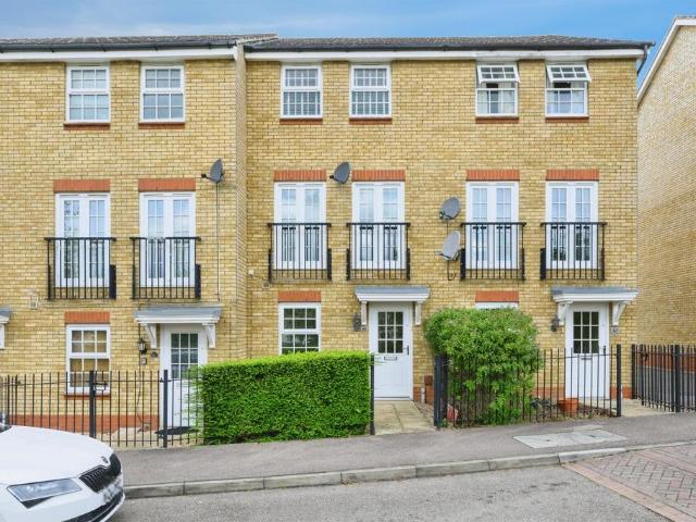 4 bedroom terraced house for sale