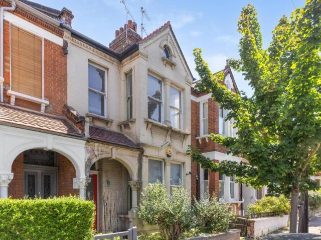 4 bedroom terraced house for sale