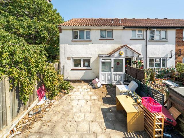 4 bedroom terraced house for sale