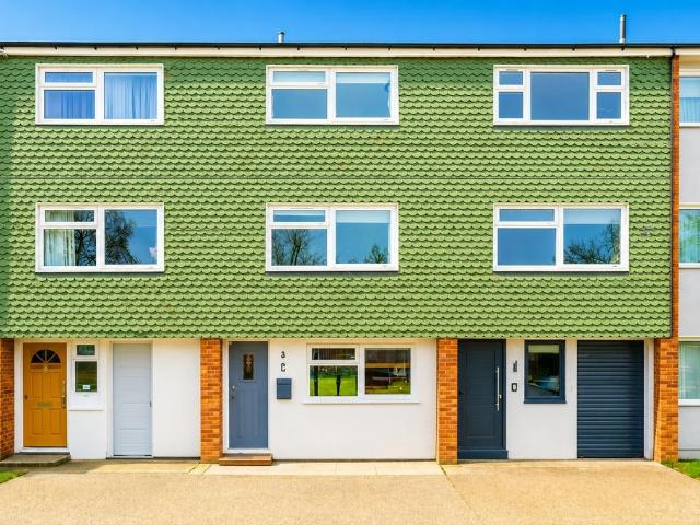 4 bedroom terraced house for sale