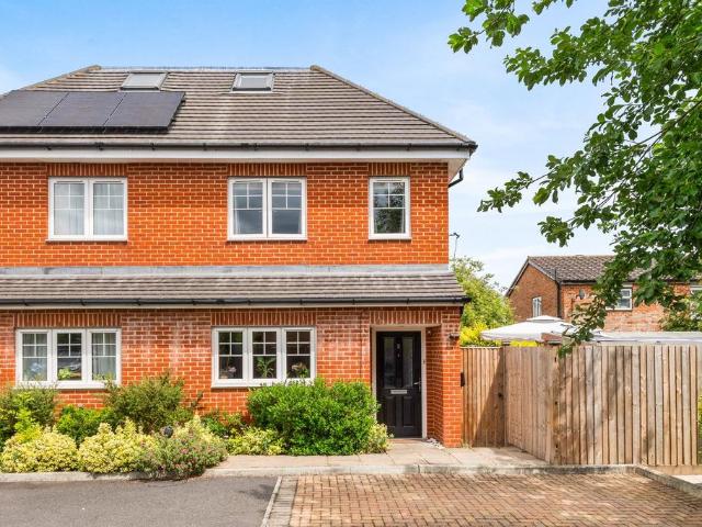 4 bedroom terraced house for sale