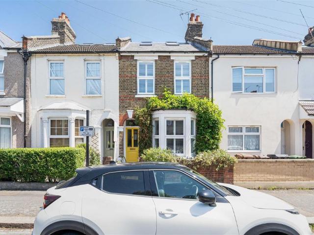 4 bedroom terraced house for sale
