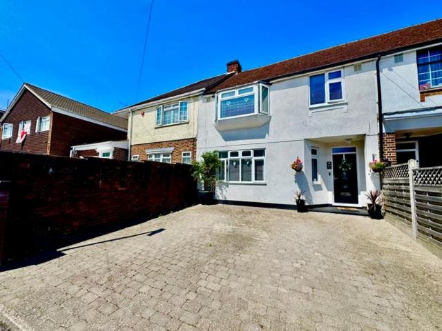4 bedroom terraced house for sale