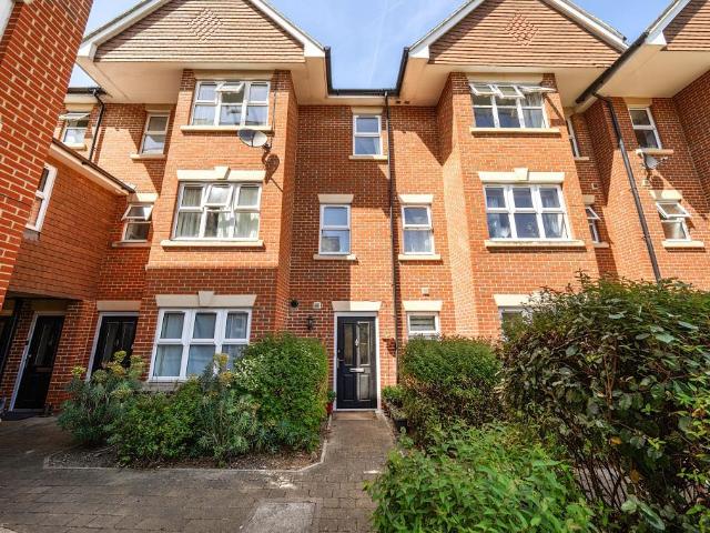 4 bedroom terraced house for sale