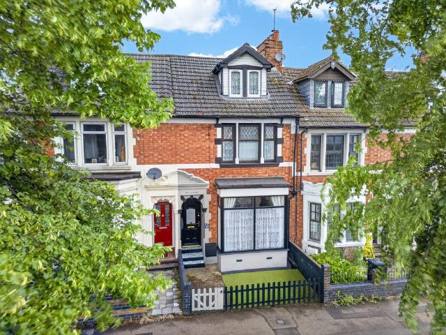 4 bedroom terraced house for sale