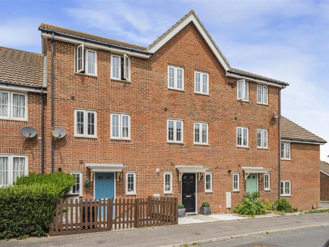 4 bedroom terraced house for sale