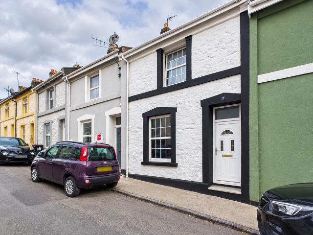 4 bedroom terraced house for sale