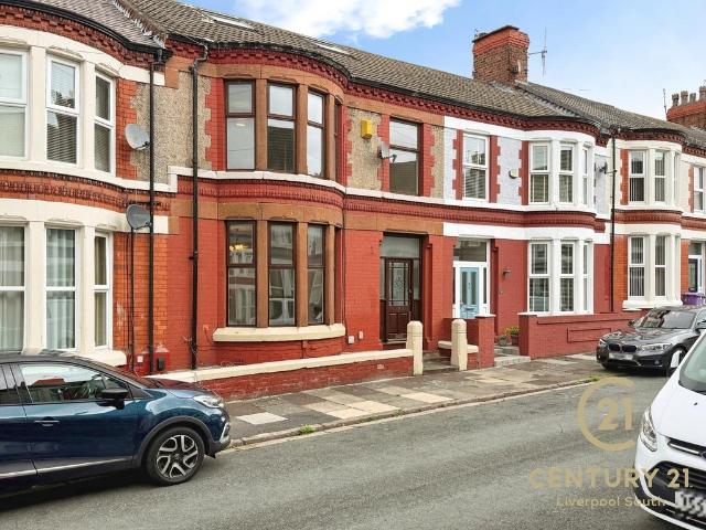 4 bedroom terraced house for sale