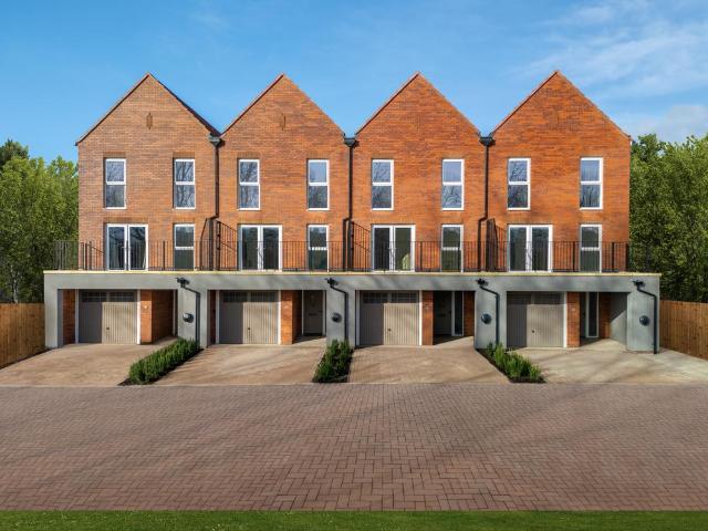 4 bedroom terraced house for sale