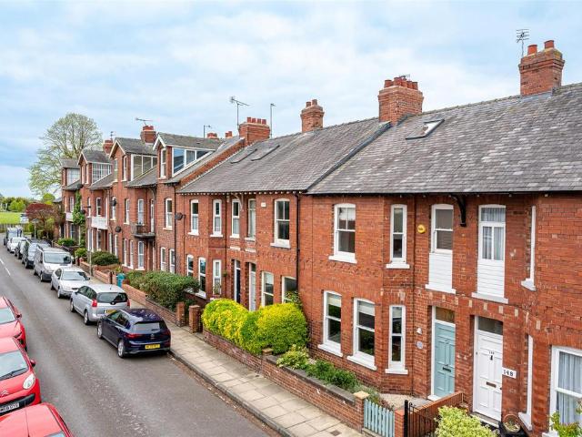 4 bedroom terraced house for sale