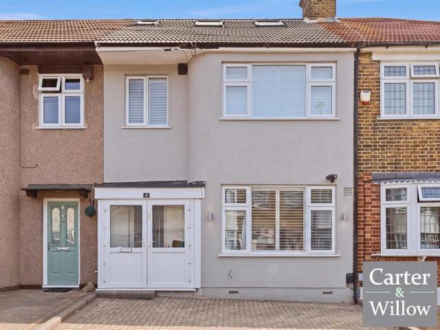 4 bedroom terraced house for sale