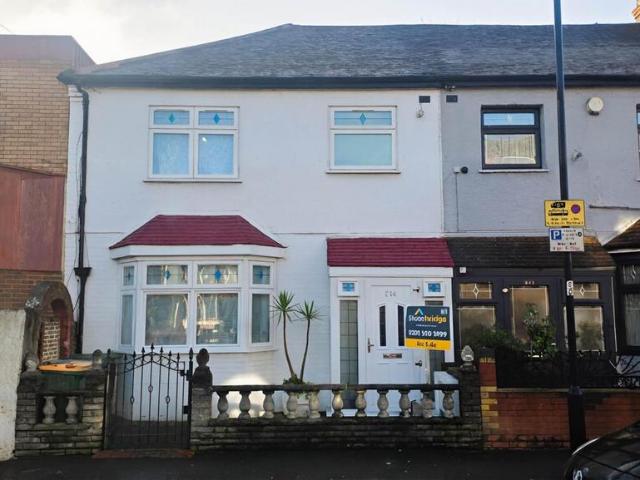 4 bedroom terraced house for sale