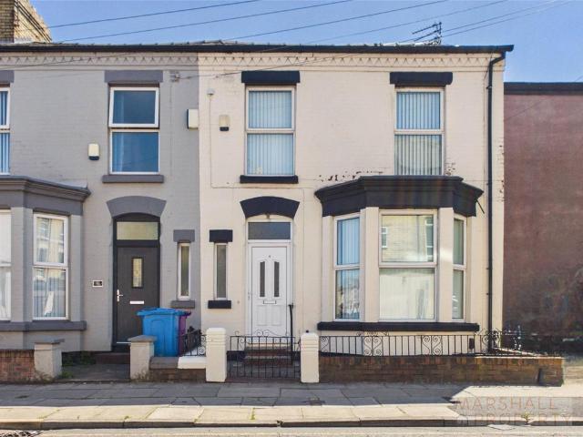 4 bedroom terraced house for sale