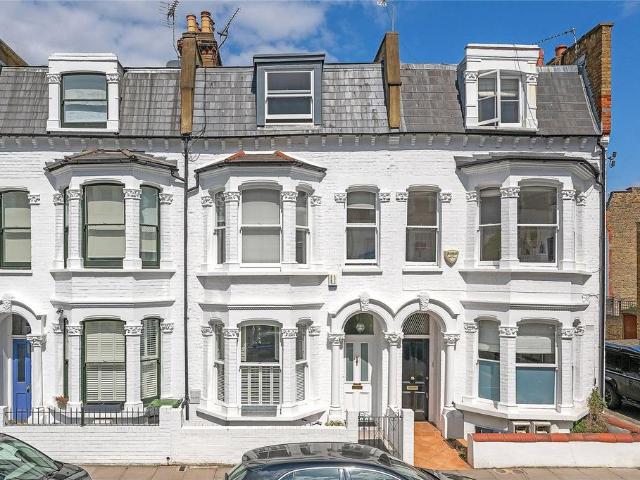 4 bedroom terraced house for sale