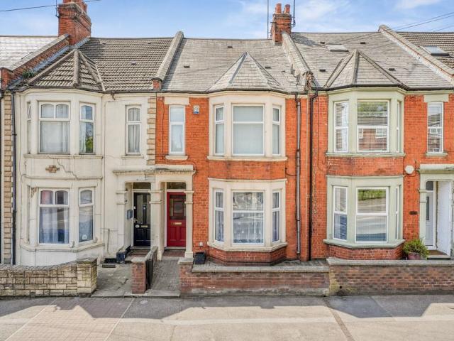 4 bedroom terraced house for sale