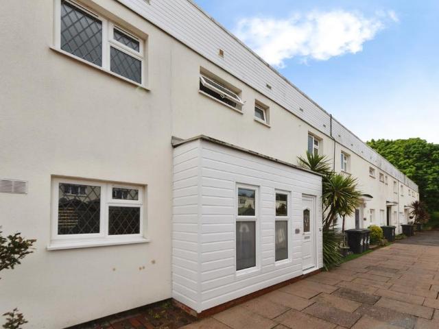 4 bedroom terraced house for sale